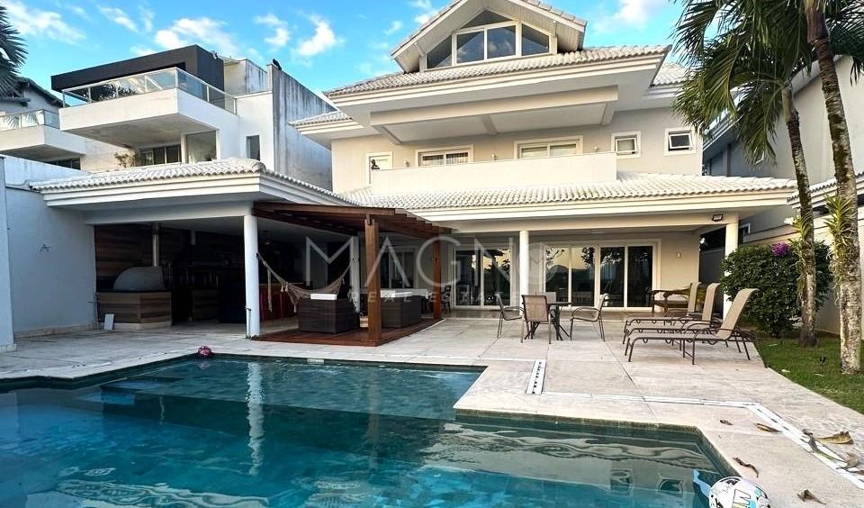 Casa na Barra da Tijuca Condominio Quintas do Rio - Magno Real Estate